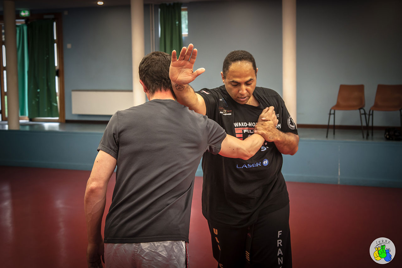 Apprendre à se défendre grâce au self défense - coach sportif